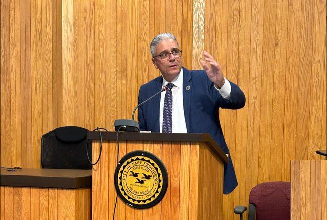 Mayor Bob DaSilva signs FY 25-26 budget following council approval ...